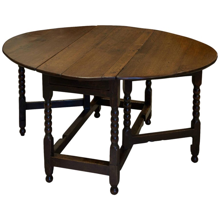 Oak Gate Leg Table For Sale at 1stDibs