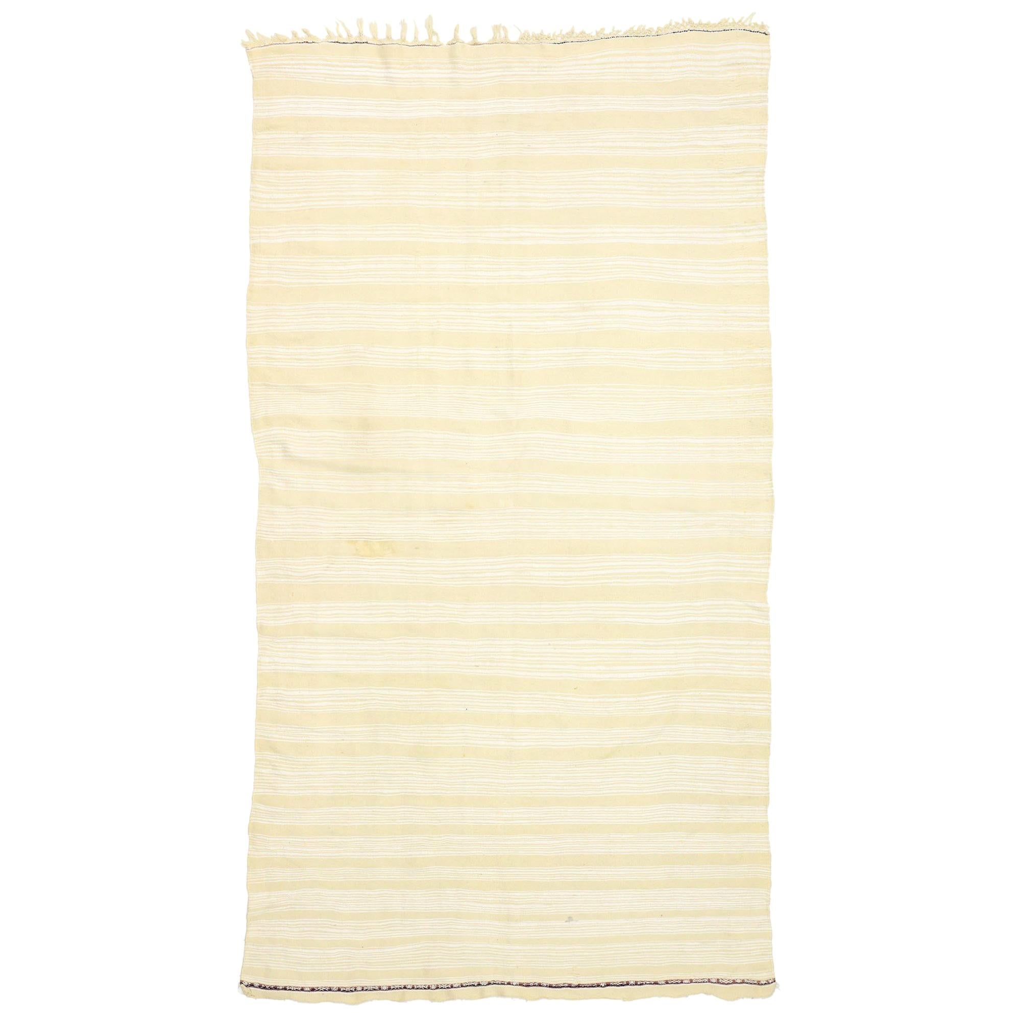 Vintage Moroccan Handira Kilim, Neutral Flat-weave Rug For Sale at 1stDibs