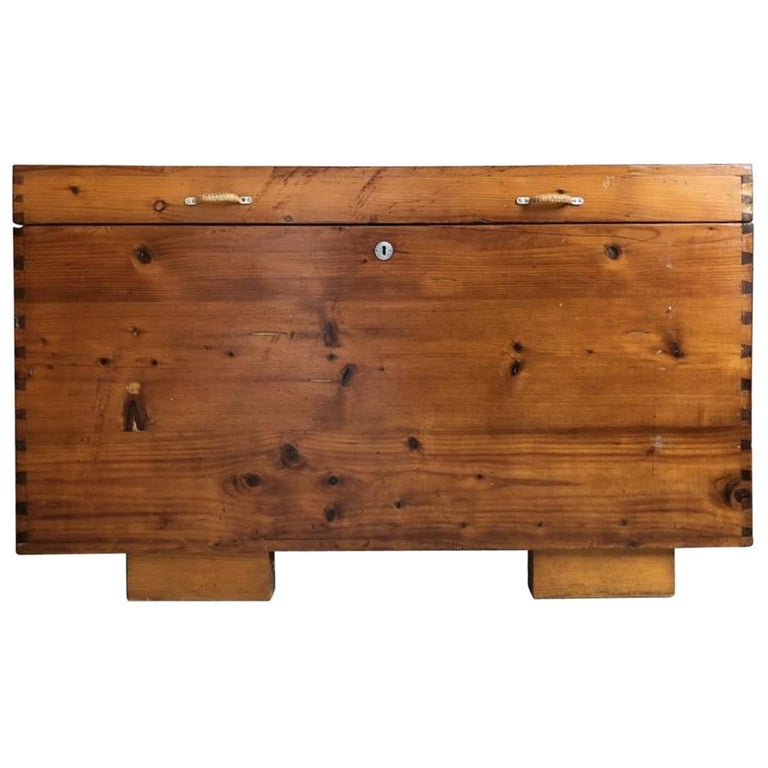 1920s Farmhouse Style Chest Out of Pinewood For Sale at 1stDibs