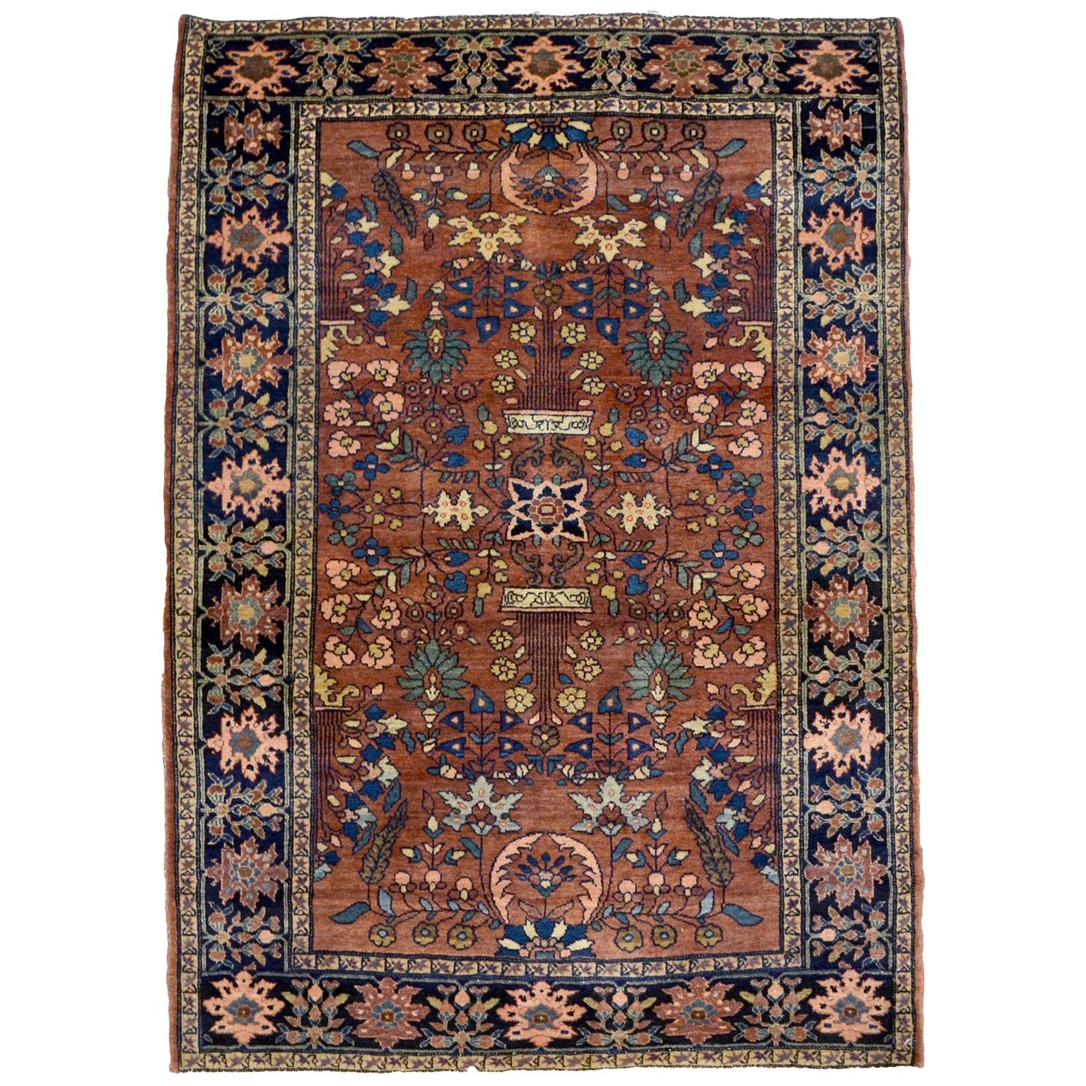 Antique Fine Persian Sarouk Farahan Rug With Floral Medallion Design at ...