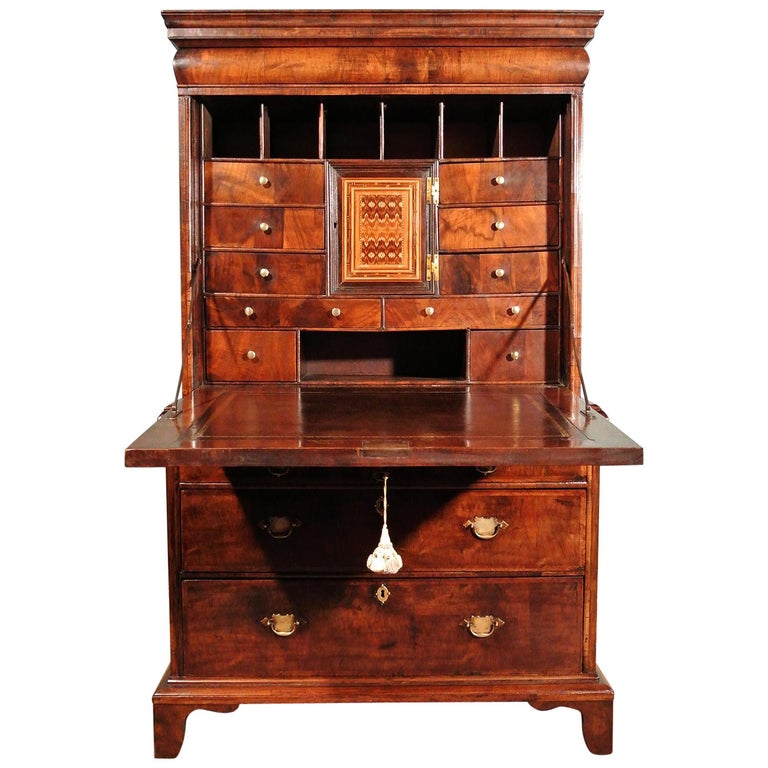 Walnut and Marquetry Scriptor Escritoire, circa 1715 For Sale at 1stDibs