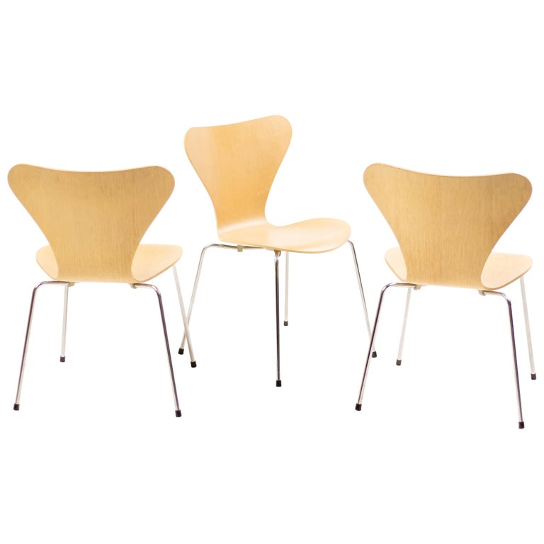 Set of Three Model 3107 "Series Seven" Chairs by Arne Jacobsen at 1stDibs