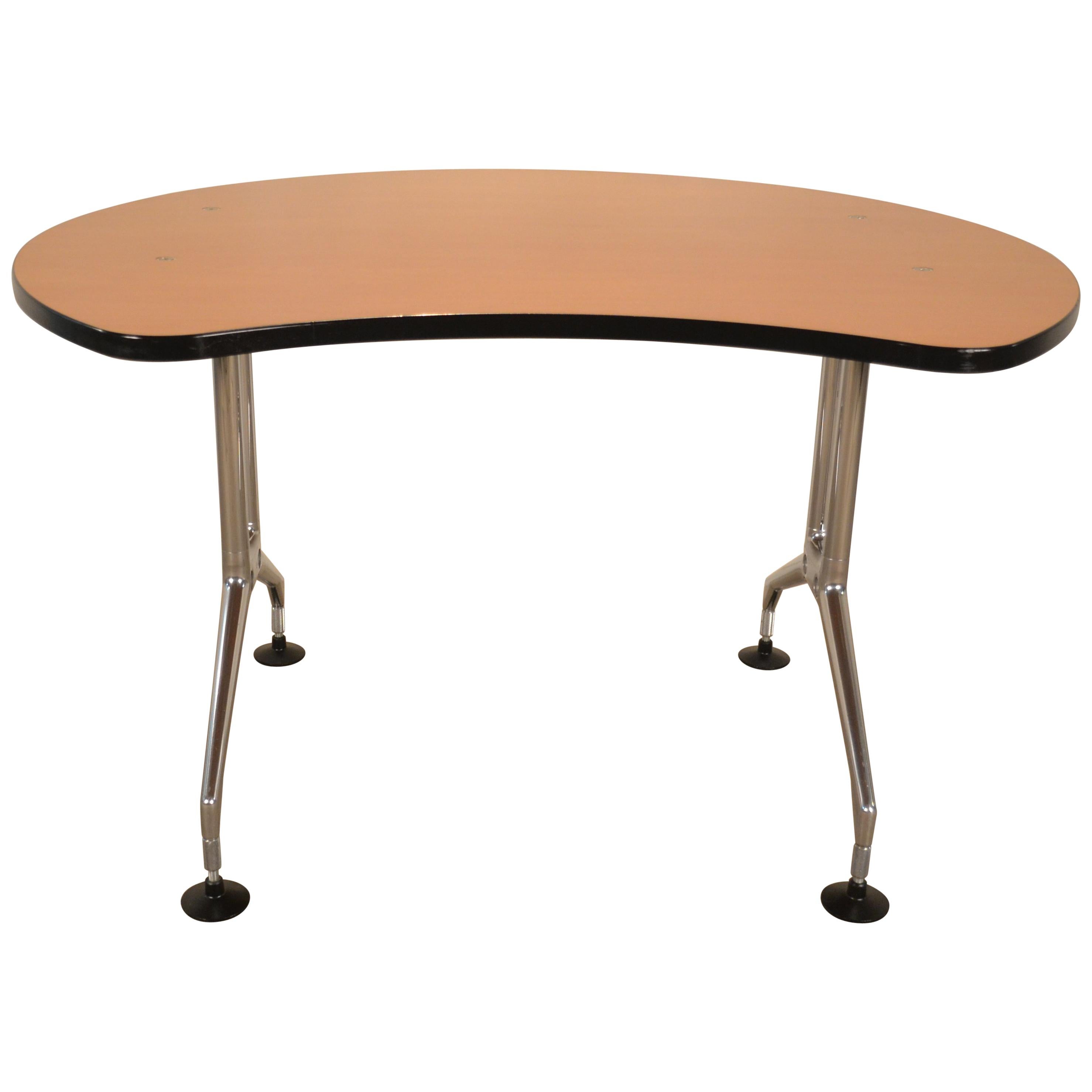 1990s Desks and Writing Tables - 34 For Sale at 1stdibs