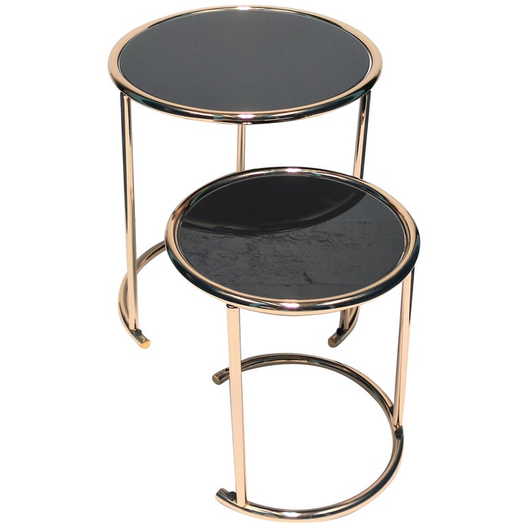 Set of 2 Round Nesting Side Tables at 1stDibs