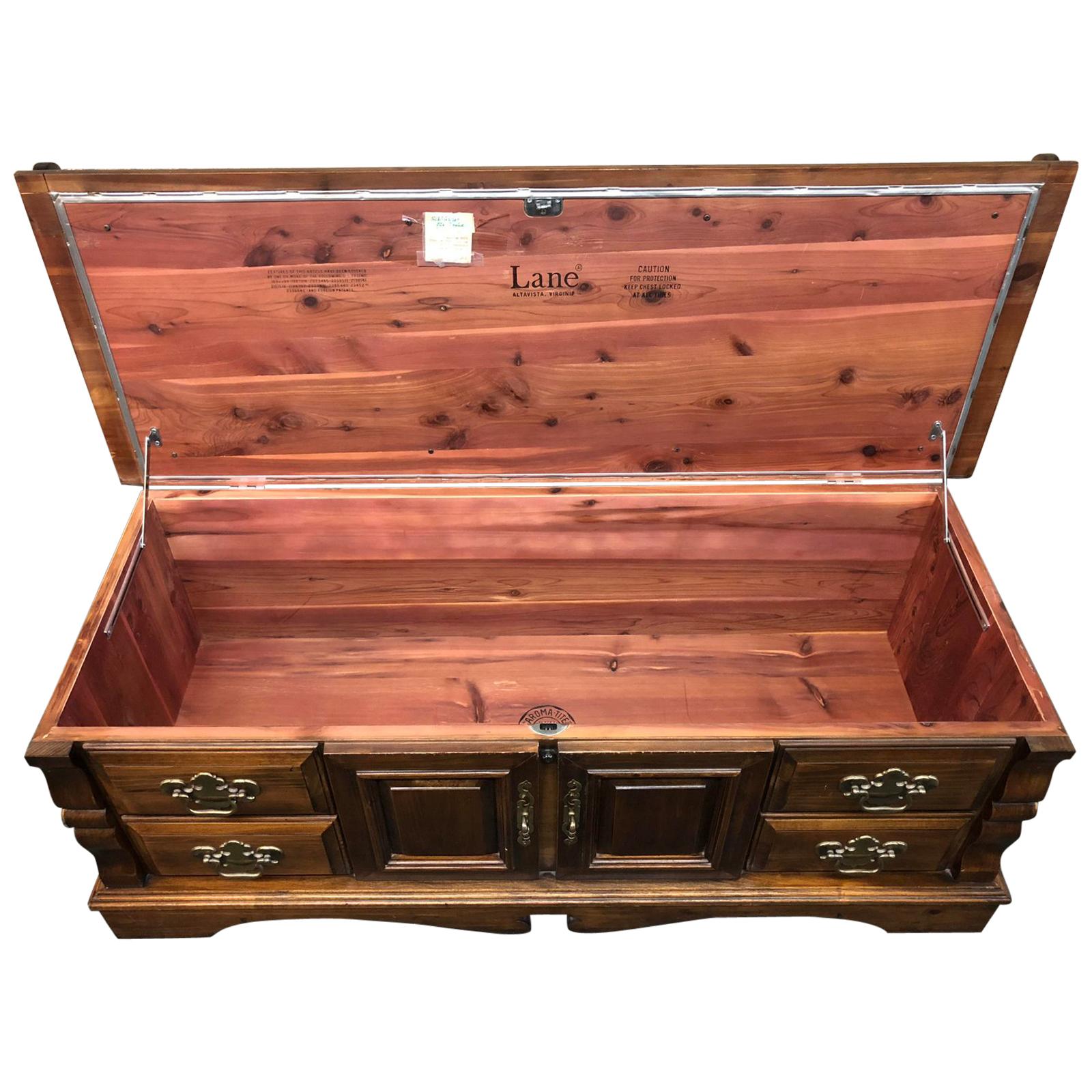 Lane Furniture Vintage Hope Bench For Sale at 1stDibs