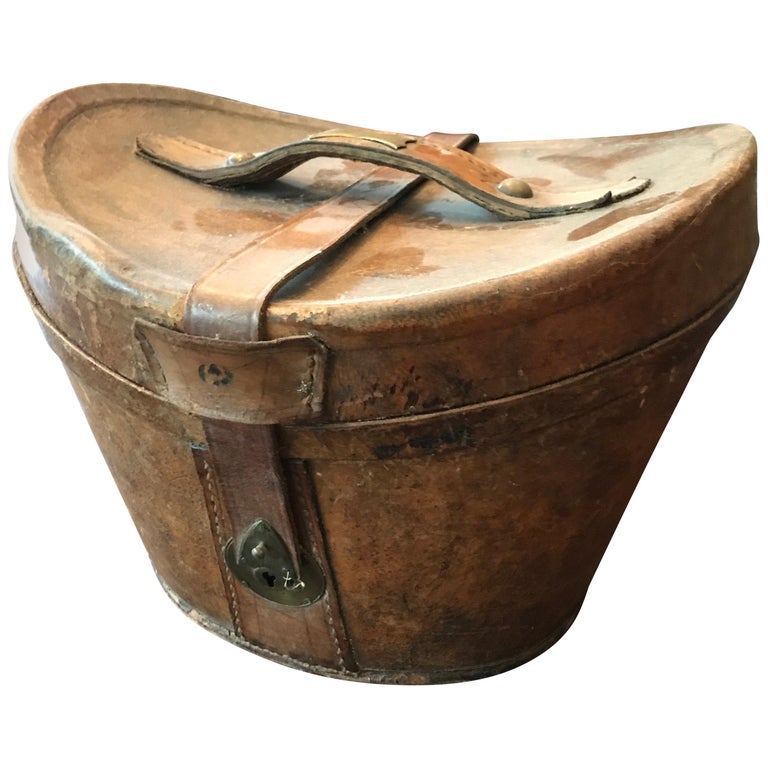 Hat Box Leather 18th Century Empty Red Velvet For Sale at 1stDibs