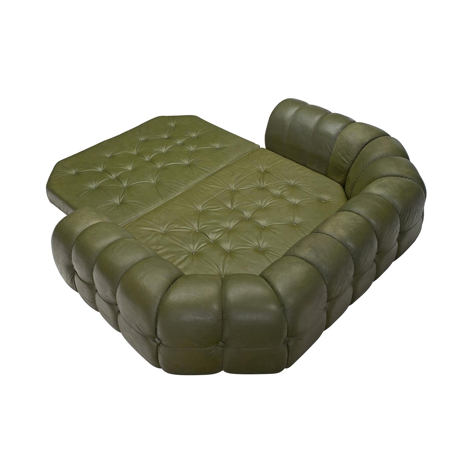 Extravagant Tufted Sofa Bed in Navy Green Leather, Italy 1970s For Sale ...