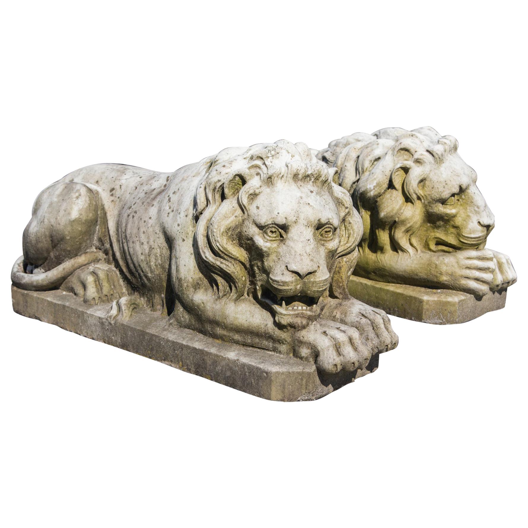 Vintage Pair of Marble Lions For Sale at 1stDibs