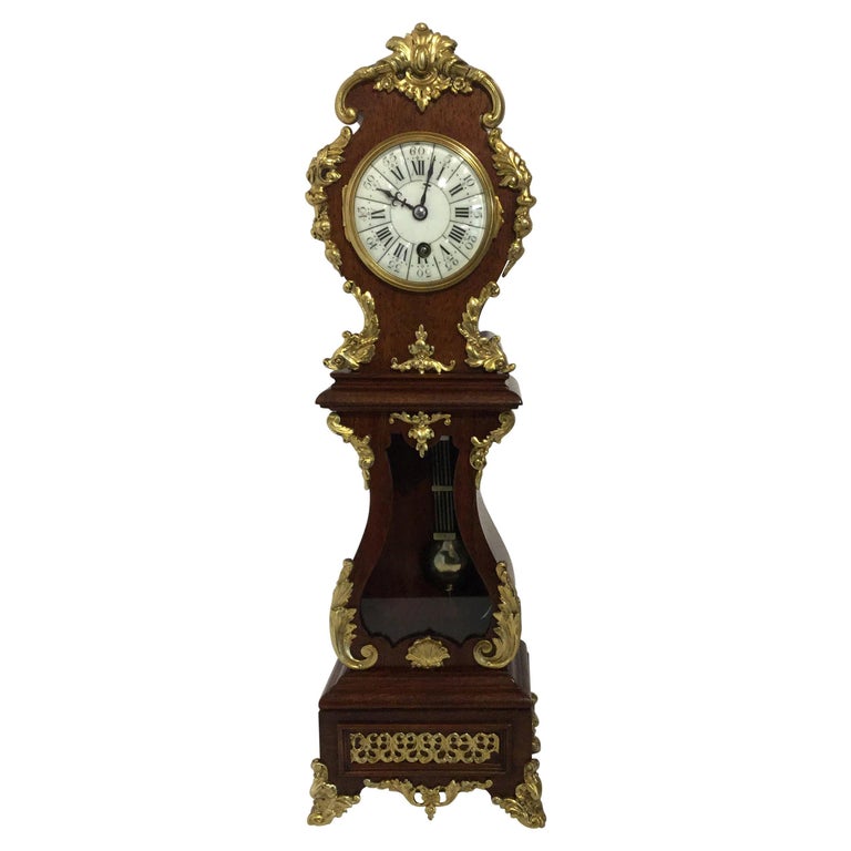 Miniatur-Standuhr im Rokoko-Stil, um 1870 im Angebot bei 1stDibs