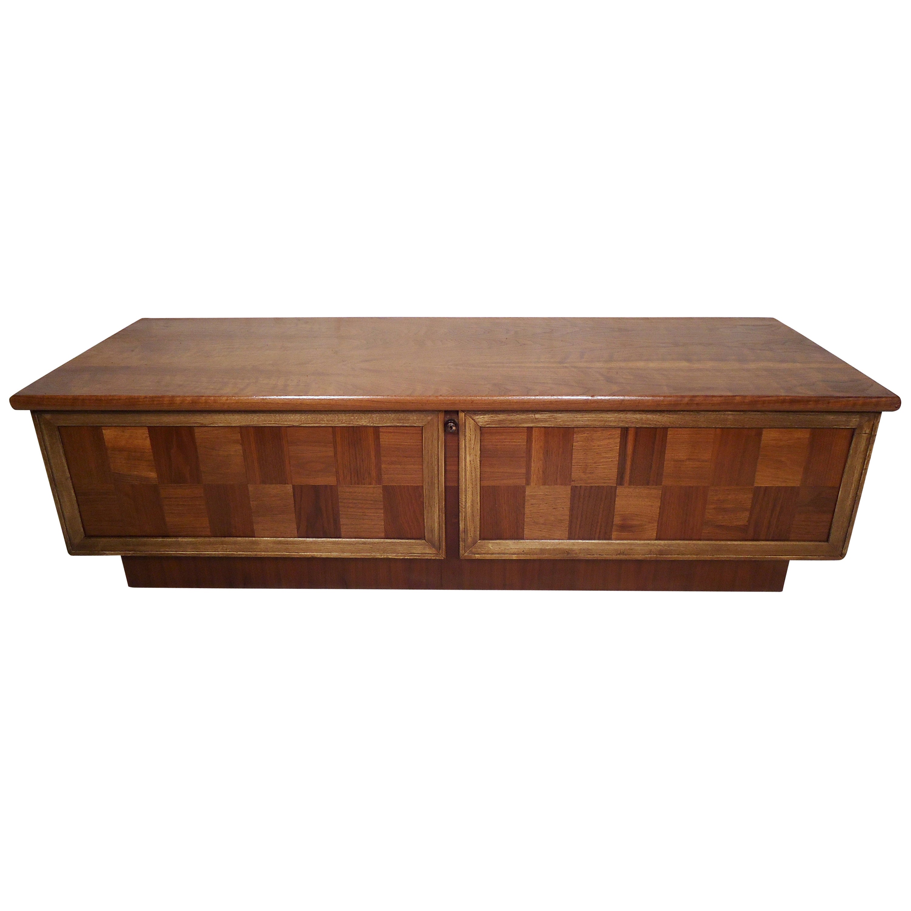 Mid-Century Modern Lane Cedar Chest For Sale at 1stDibs