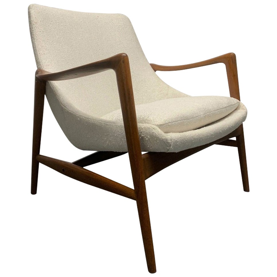 Pair of Sculptural Kofod Larsen Lounge Chairs at 1stDibs