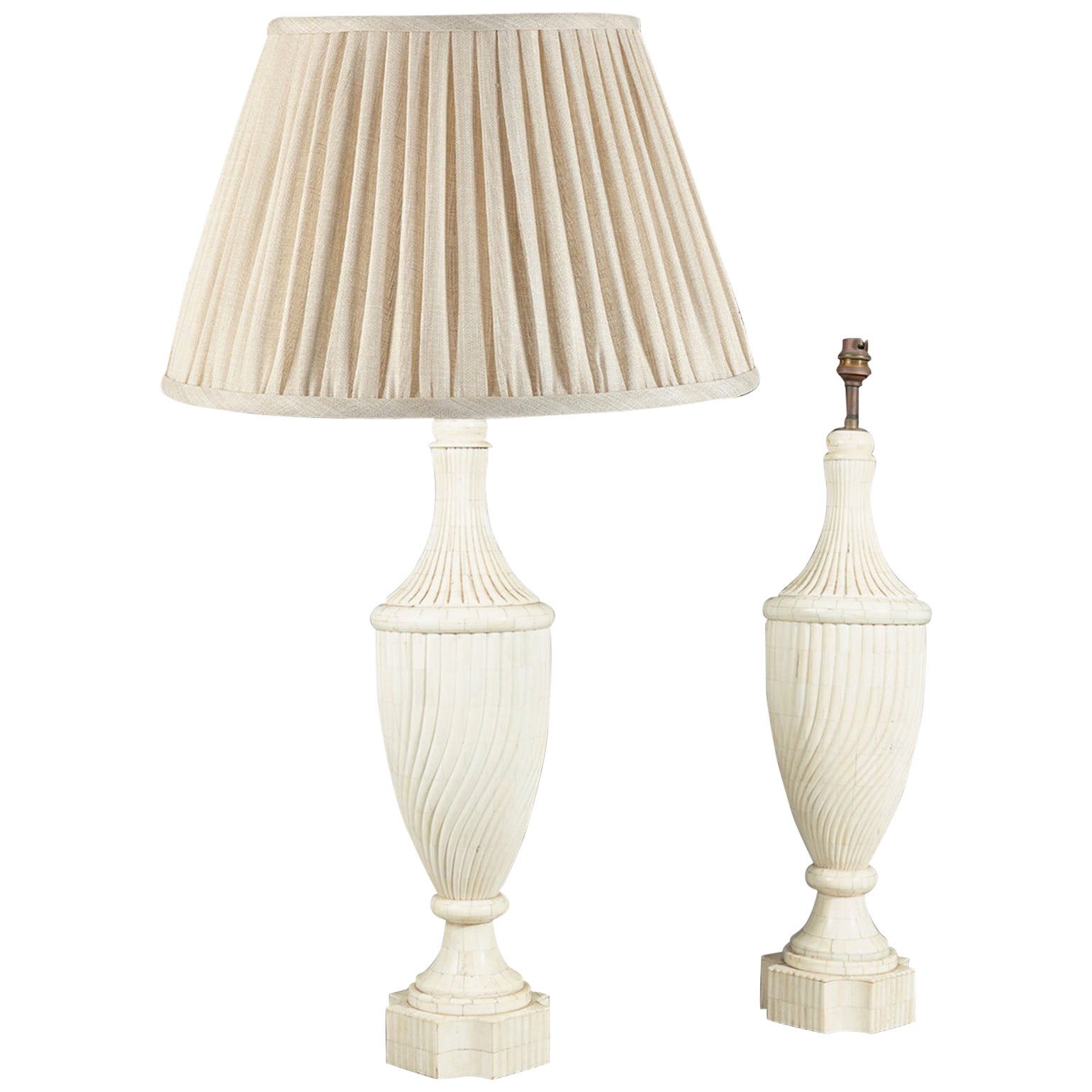 Pair of Gold Tone Fluted Lamps For Sale at 1stDibs