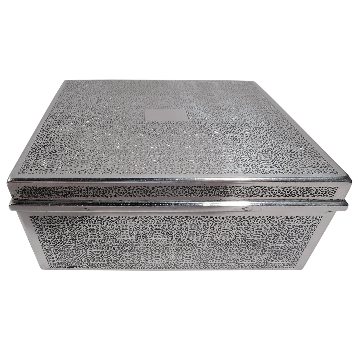 English Modern Smart and Small Sterling Silver Box For Sale at 1stDibs