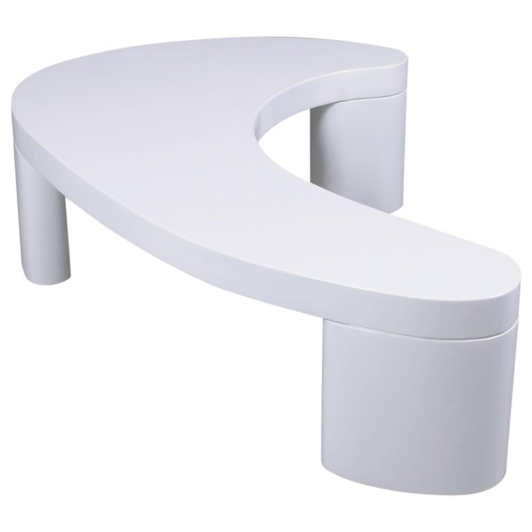 Mid-Century Modern White Lacquered Coffee Table at 1stDibs