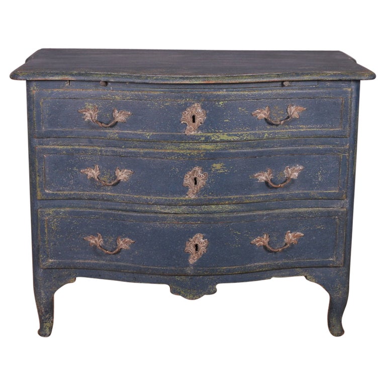 18th C French Serpentine Commode at 1stDibs