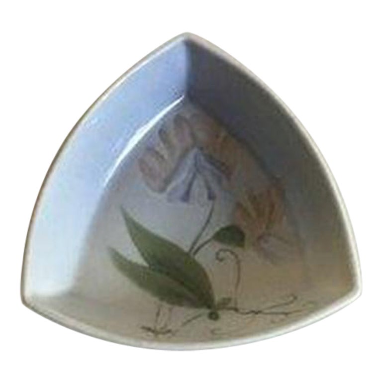 Bing and Grondahl Art Nouveau Small Triangular Dish For Sale at 1stDibs