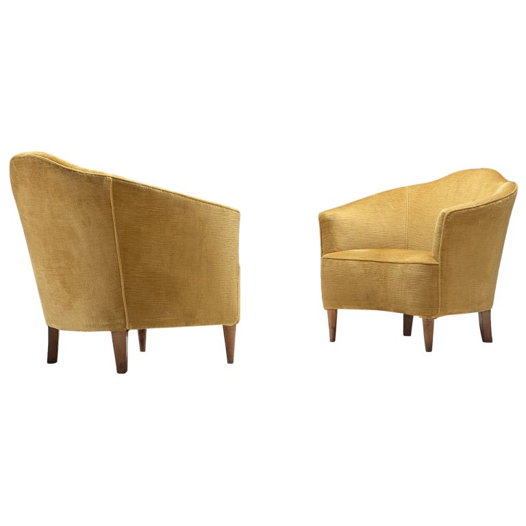 Pair of Italian Easy Chairs in Yellow Velvet For Sale at 1stDibs