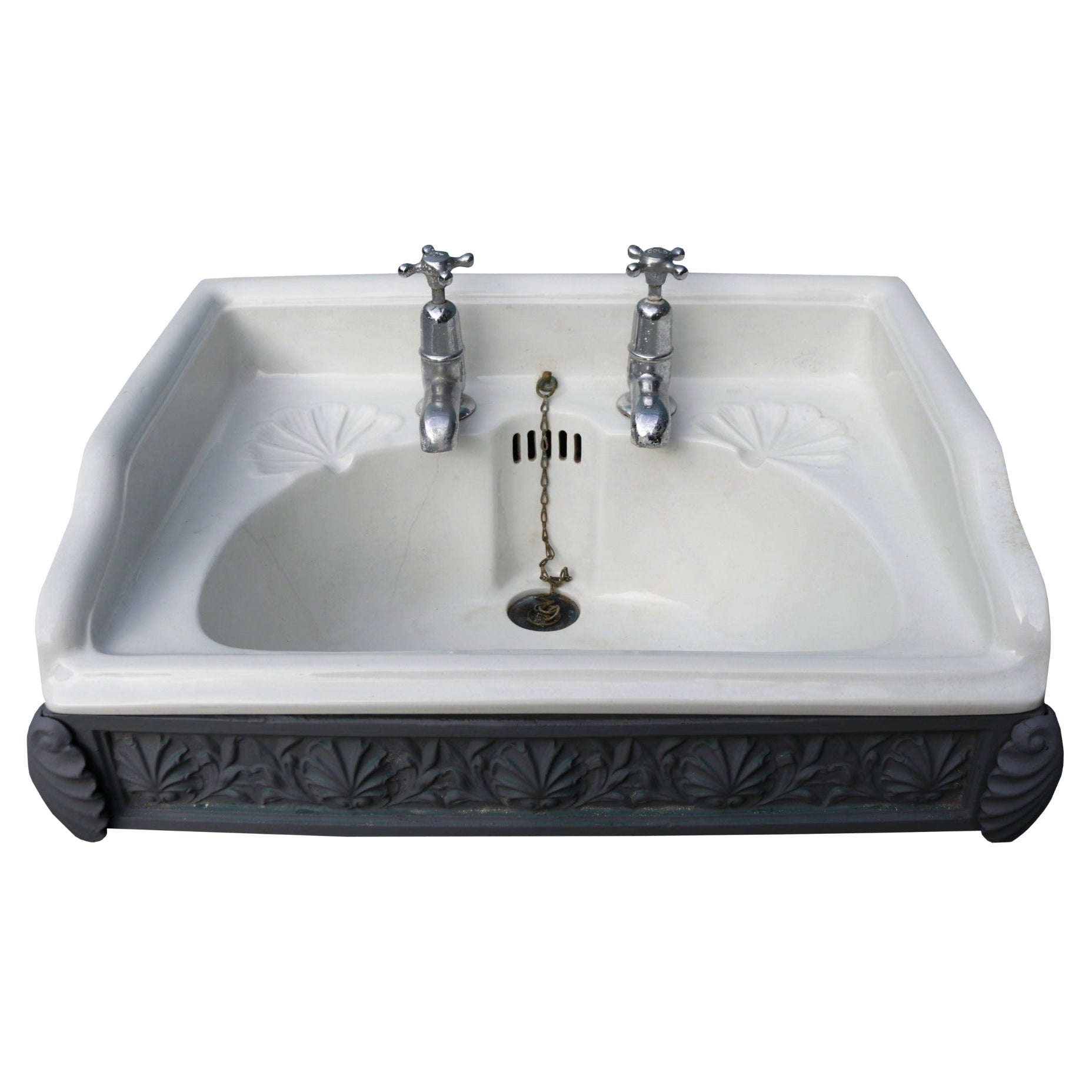 Antique Cast Iron Pedestal Corner Basin For Sale at 1stDibs