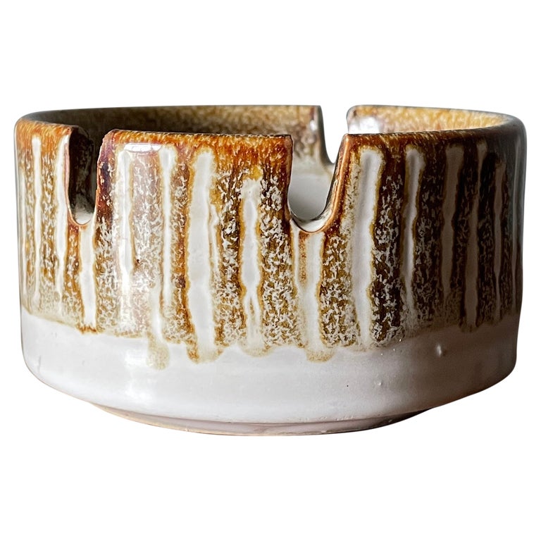 Mid-Century Modern Ceramic Ashtray at 1stDibs