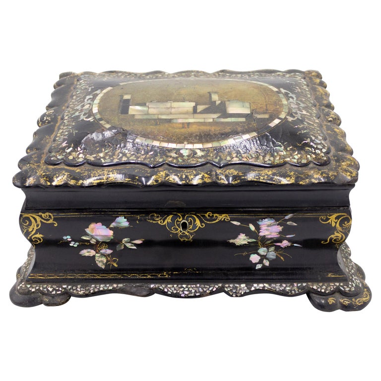 English Victorian Papier Mache Box For Sale at 1stDibs