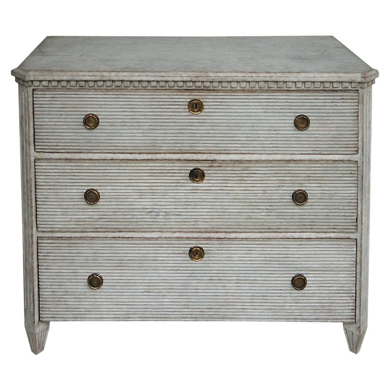 Chest of Drawers with Reeded Front at 1stDibs