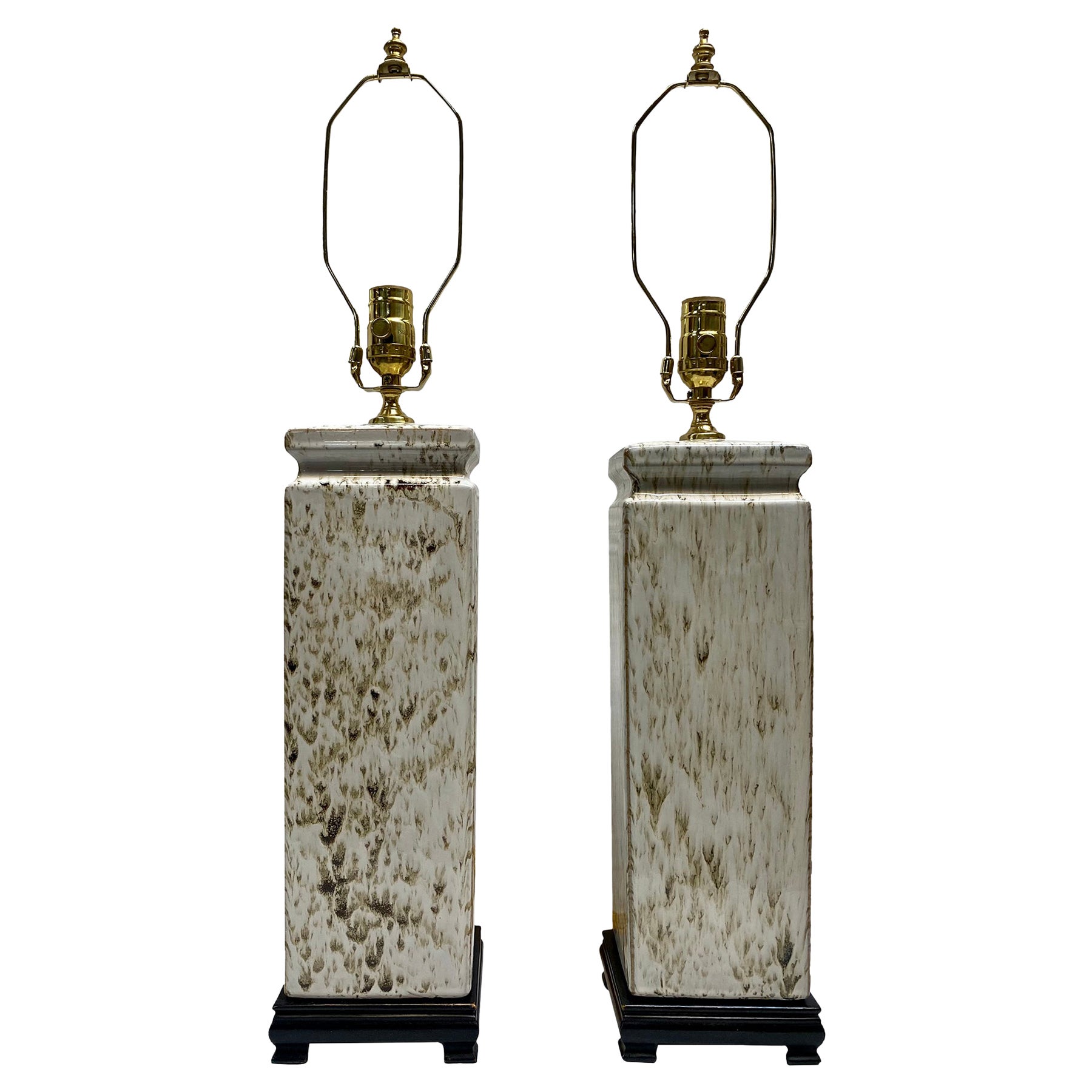 Midcentury Pair of Brown Lucite Square Column Table Lamps For Sale at ...