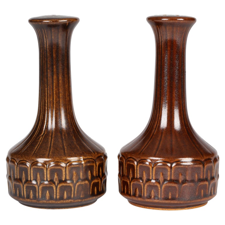 Wedgwood Mid-Century Cambrian Design Pottery Cruet Set For Sale at 1stDibs