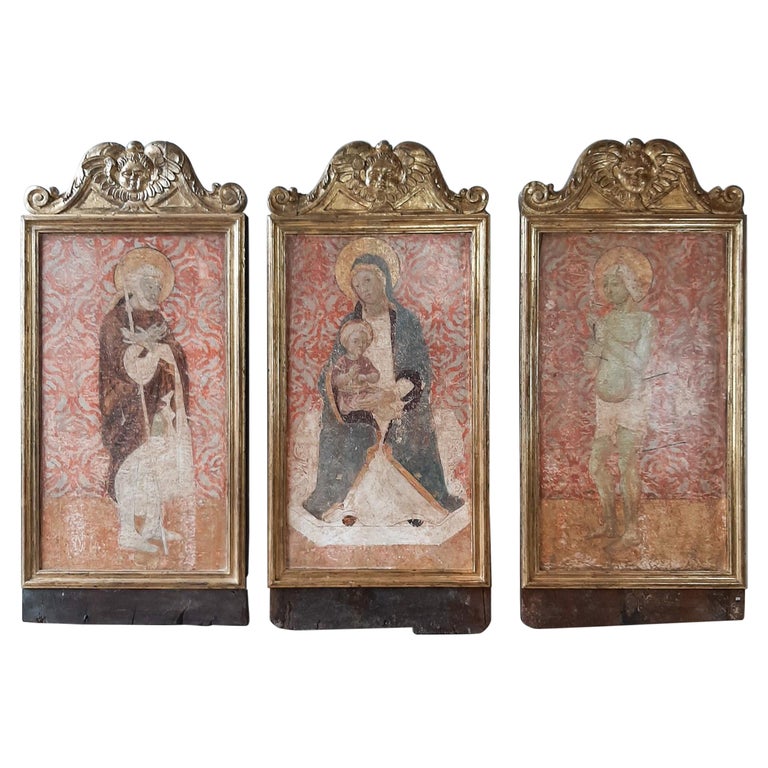 Triptych with Fresco on Walnut from the 14th to 15th Century, Siena, Italy For Sale at 1stDibs