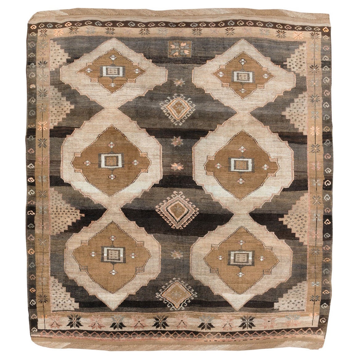 Vintage Carpets and Rugs - 25,934 For Sale at 1stdibs | vintage carpets ...