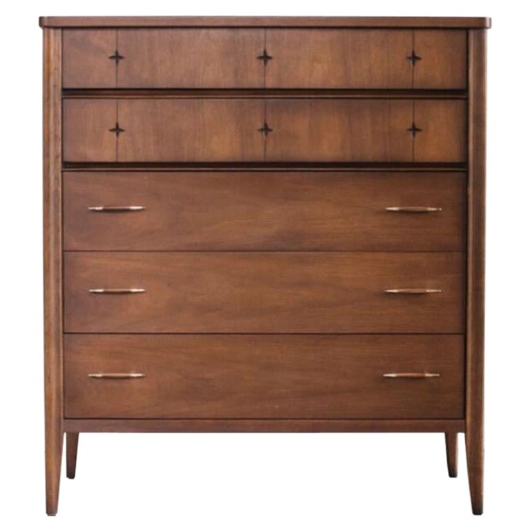 Broyhill Saga Mid-Century Modern Walnut Highboy Dresser For Sale at 1stDibs