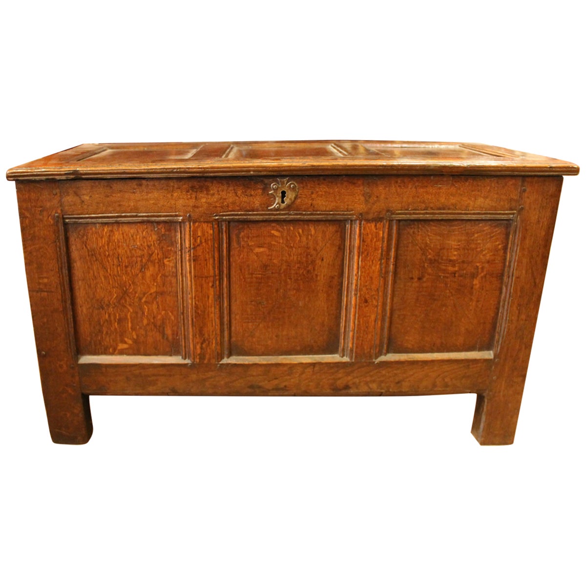 Elizabethan Oak Chest, Somerset, England, circa 1600 at 1stDibs