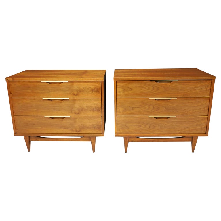 Pair of Kent Coffey "Tableau" Nightstands in Walnut For Sale at 1stDibs