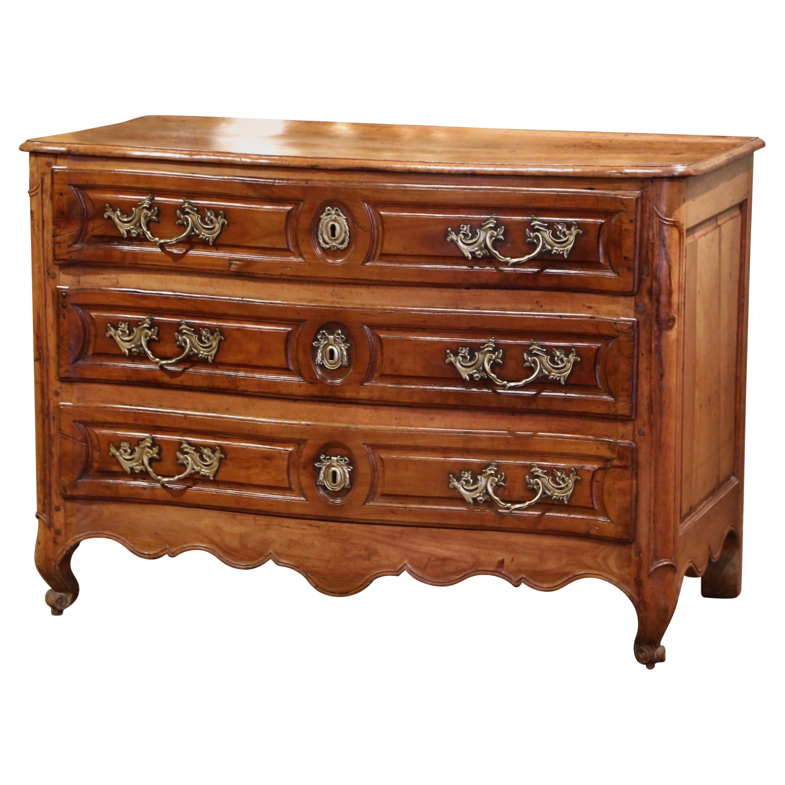Mid-18th Century French Louis XV Carved Mahogany Chest of Drawers from Bordeaux For Sale at 1stDibs