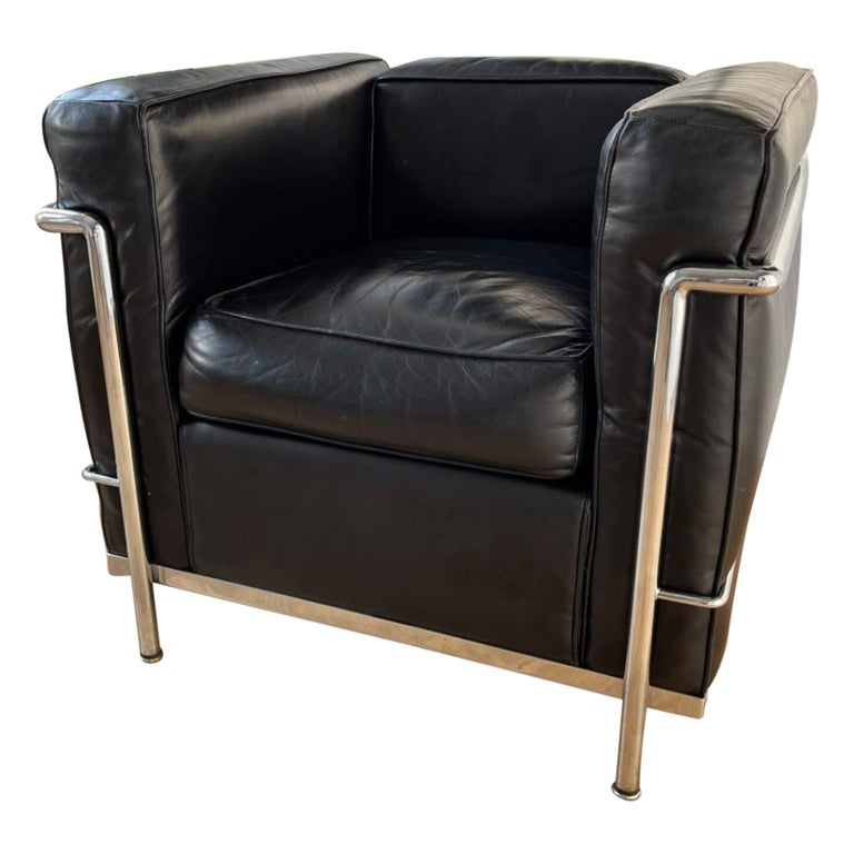 Fauteuil LC2 de Le Corbusier, Charlotte Perriand, et Pierre Jeanneret ...