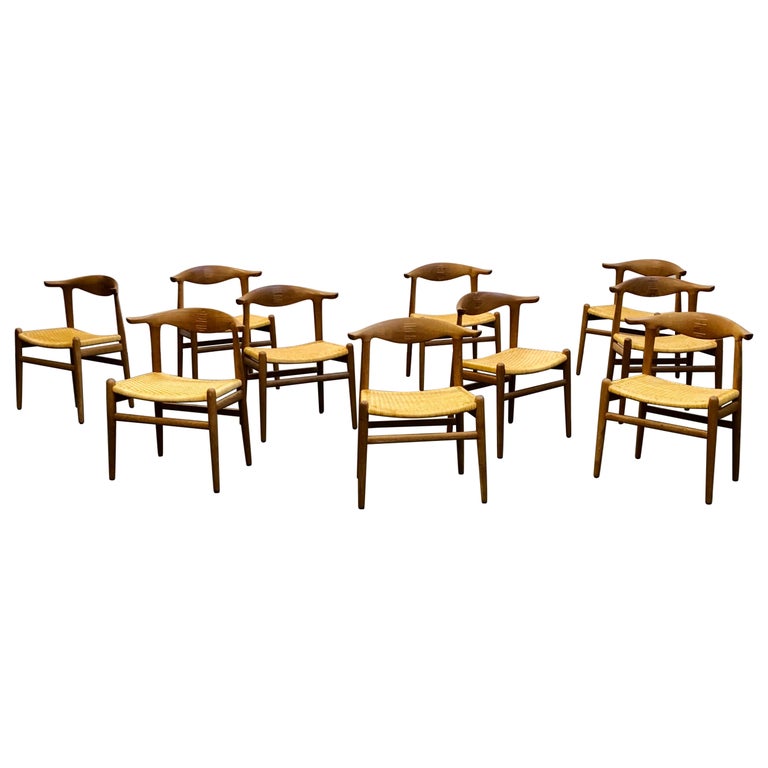 Ensemble de 10 chaises en corne de bœuf de Hans Wegner pour Johannes ...