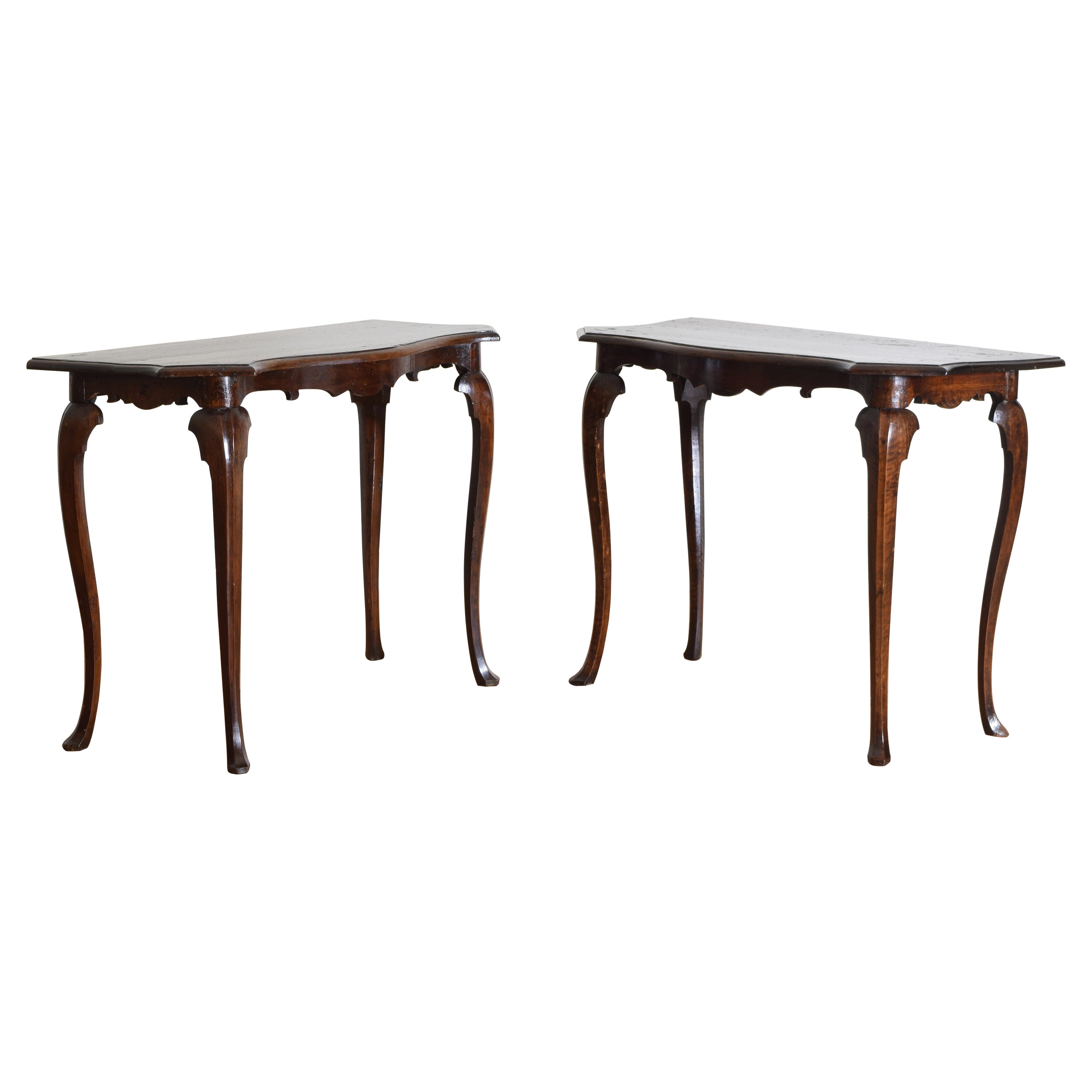 Italian 1790s Rococo Walnut Console Table with Serpentine Front and ...