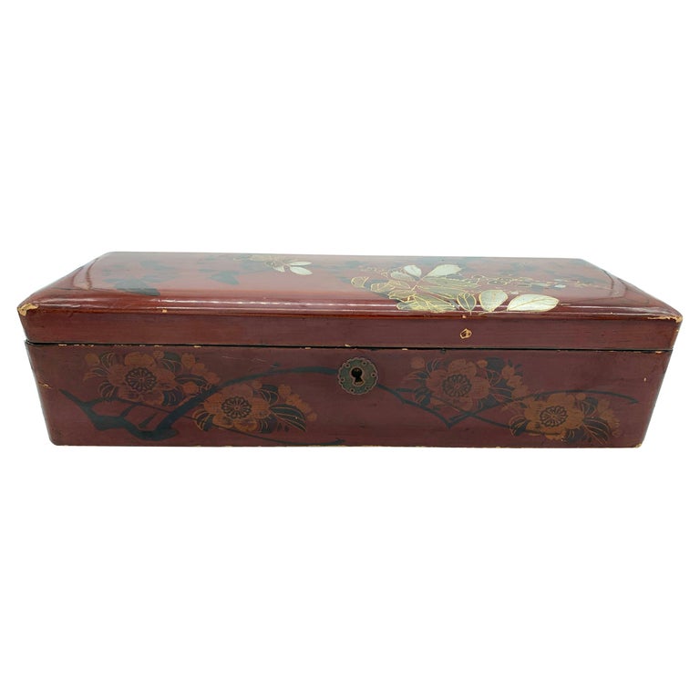 Red Japanese Lacquered Box circa 1880 For Sale at 1stDibs