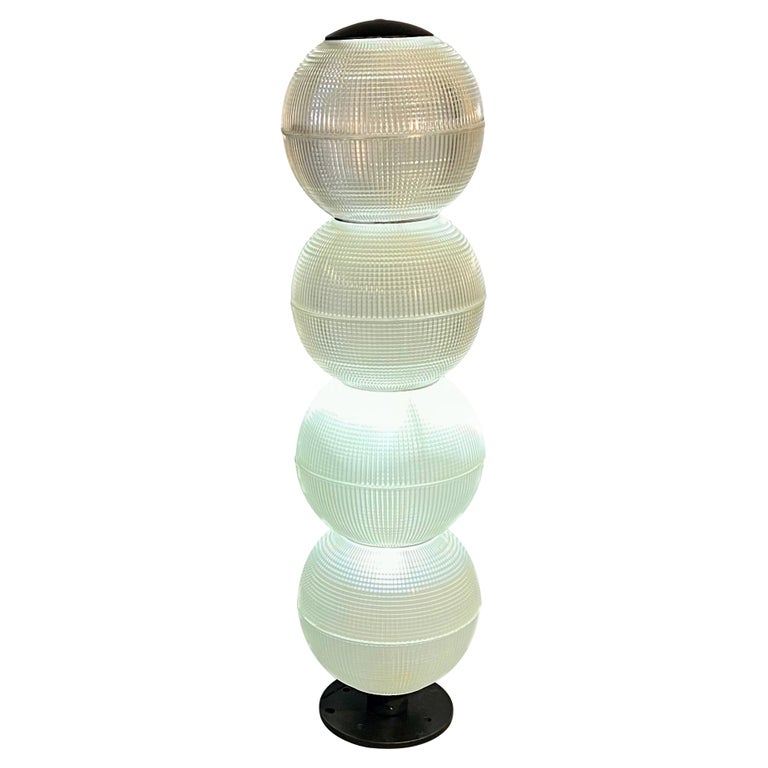 Lampadaire XL en verre Europhane holophane - En vente sur 1stDibs