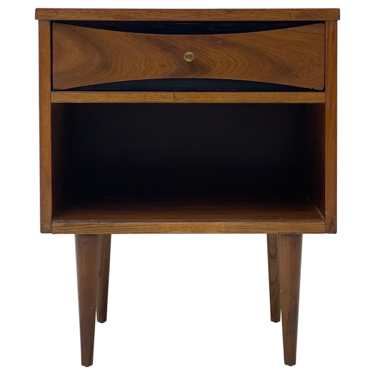 Vintage Mid-Century Modern End Table Dovetail Drawer For Sale at 1stDibs