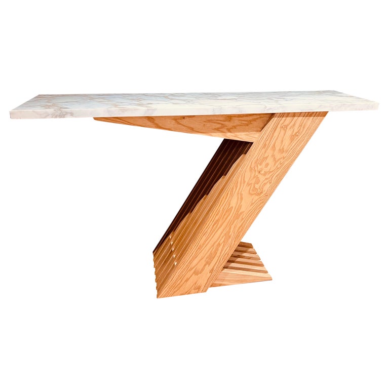 Console architecturale italienne en bois et marbre En vente sur 1stDibs