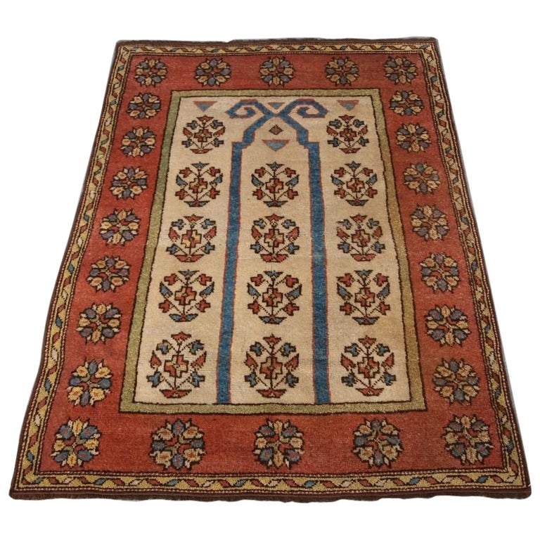 Tapis de prière turc ancien de Manastir En vente sur 1stDibs