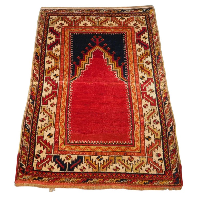 Ancien tapis de prière turc de village de Konya, région de l'Iran, vers ...