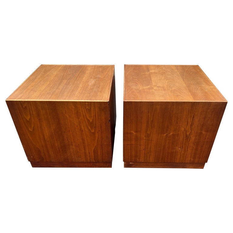 Pair of Mid Century Walnut Cube Tables For Sale at 1stDibs