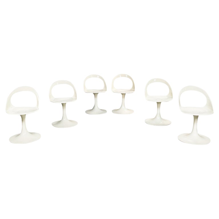Italian Space Age White Plastic Round Chairs, 1970s For Sale at 1stDibs
