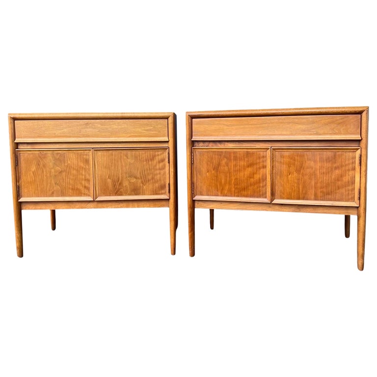Vintage Mid-Century Modern End Table Stand Set For Sale at 1stDibs Vintage Mid-Century Modern End Table Stand Set For Sale at 1stDibs