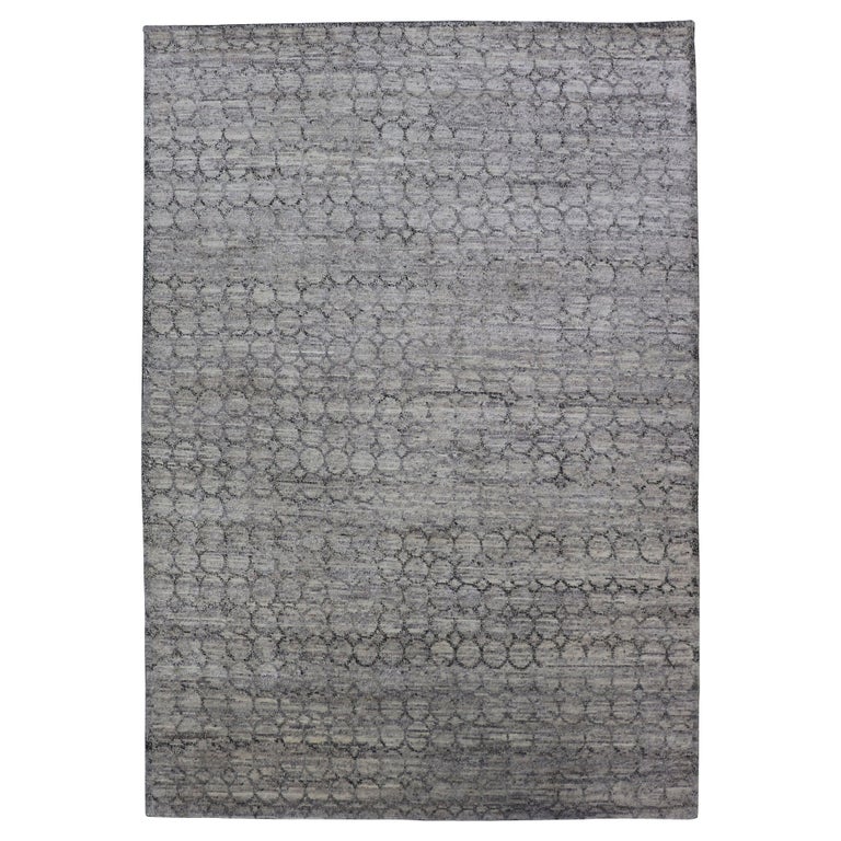 Light Grey Modern Rug with All-Over Chain Design in Dark Grey For Sale ...