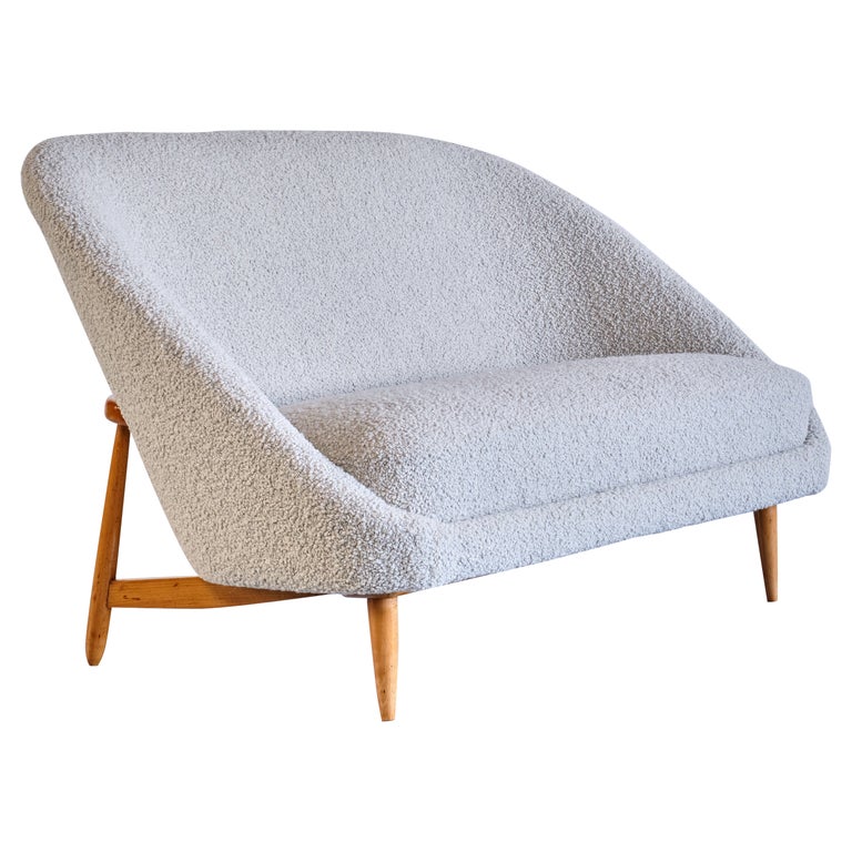 Theo Ruth Sofa, Model 115 in Dedar Bouclé and Beech, Artifort ...