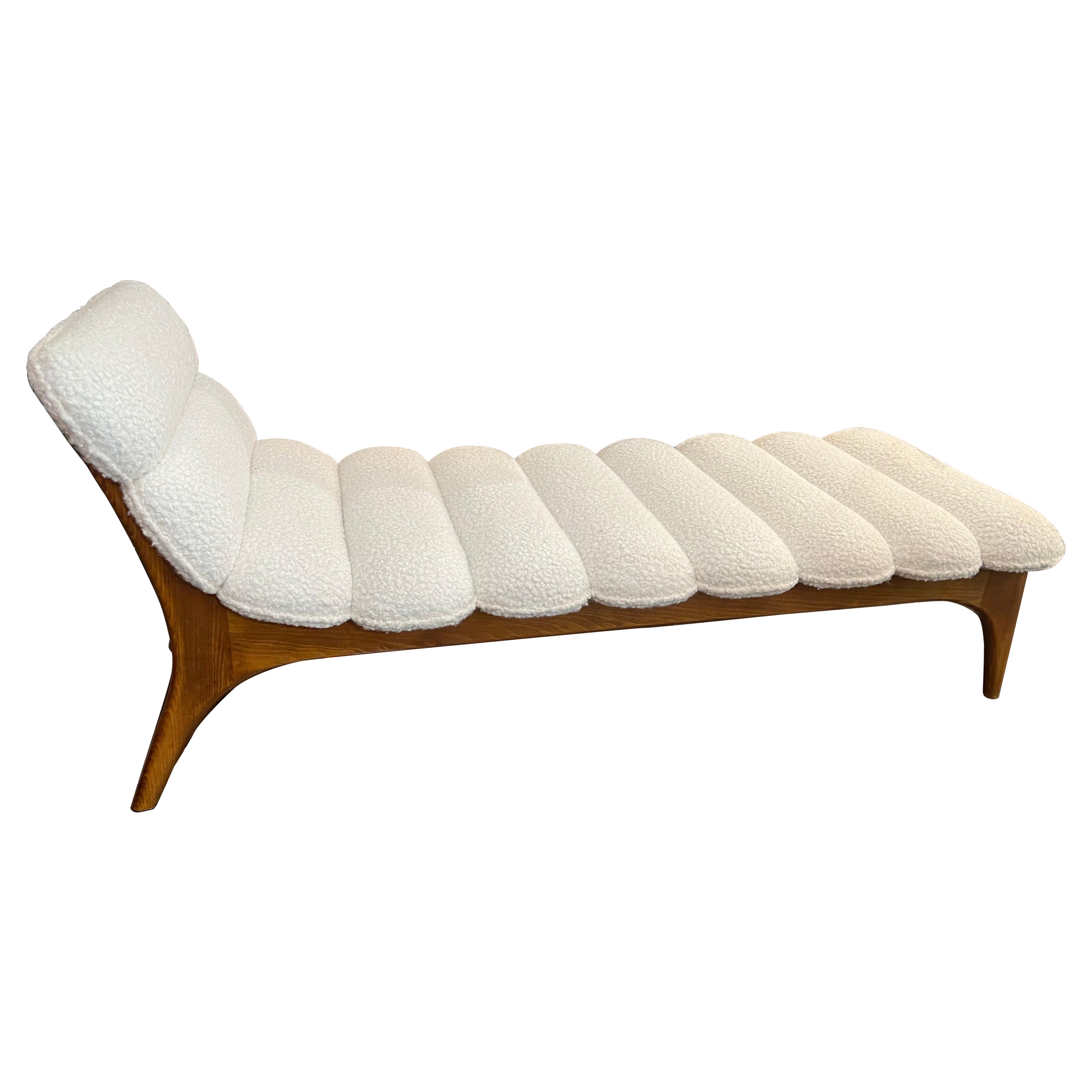 Sculptural boucle chaise longue in the style of Vladimir Kagan at 1stDibs