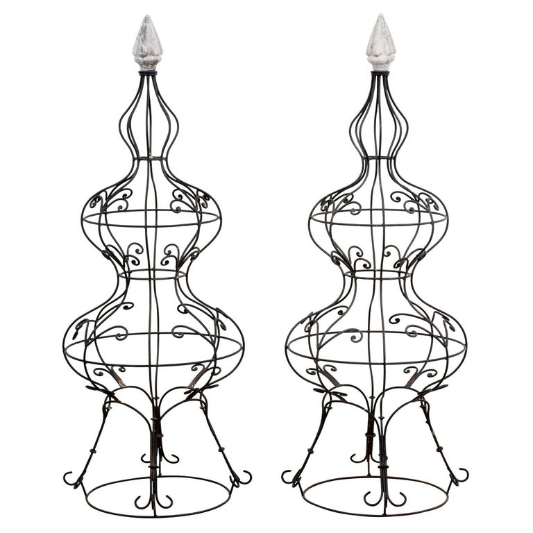 Pair of Metal Garden Finials For Sale at 1stDibs