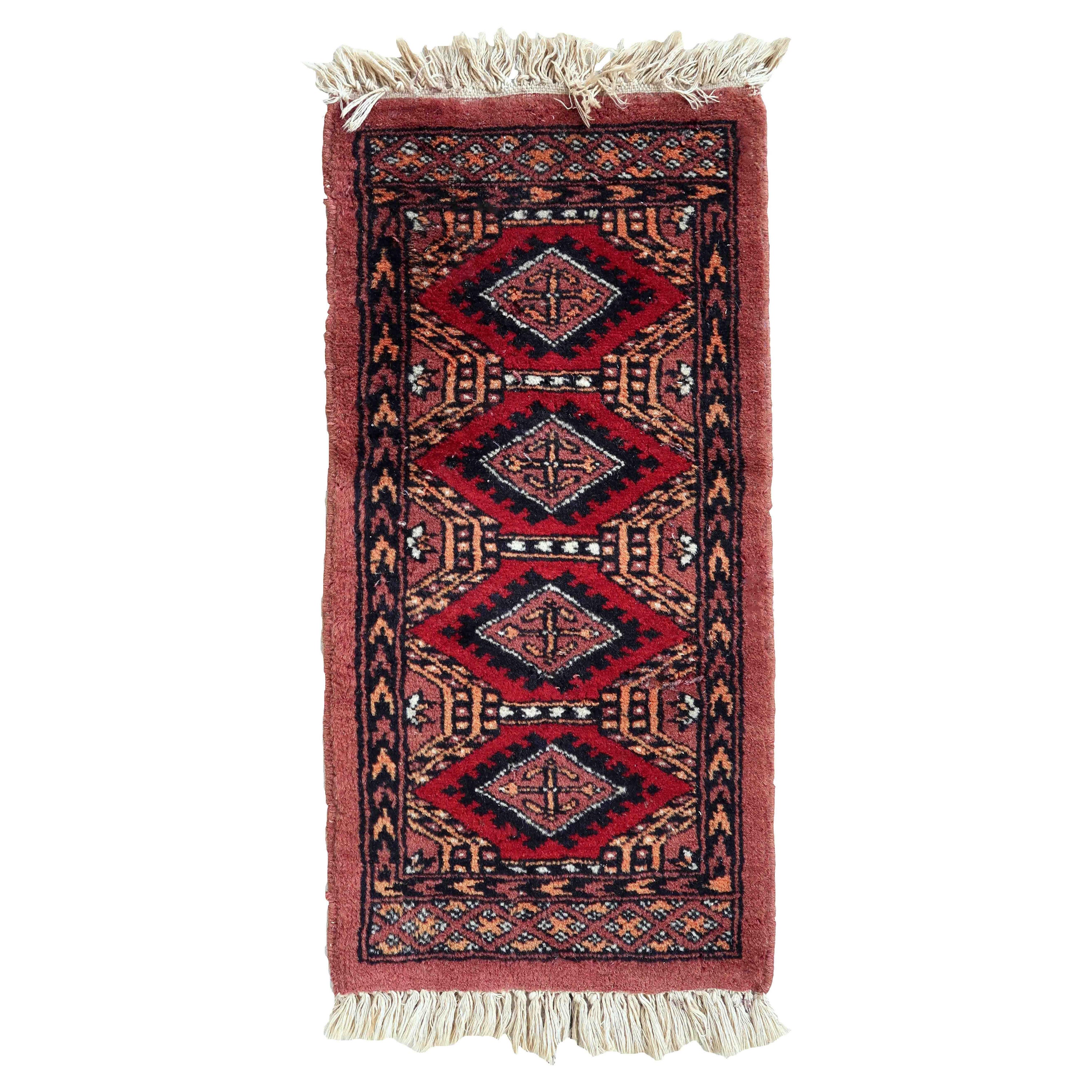 Handmade Vintage Pakistani Lahore Prayer Rug, 1970s, 1C867 For Sale at ...